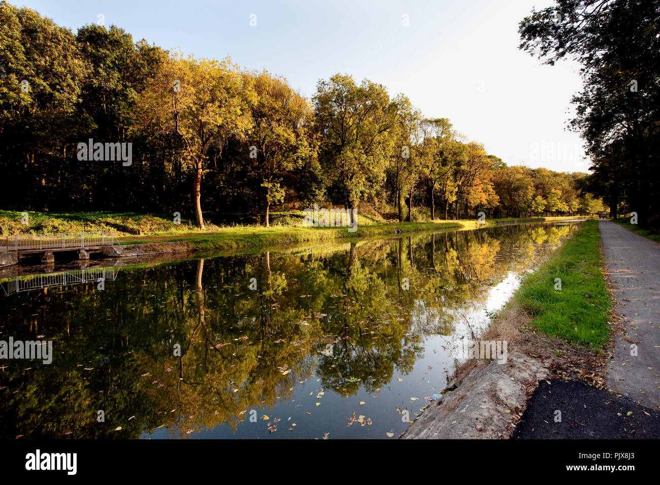 The historical Canal du Centre in Houdeng-Gœgnies (Belgium, 03/10/2011 ...