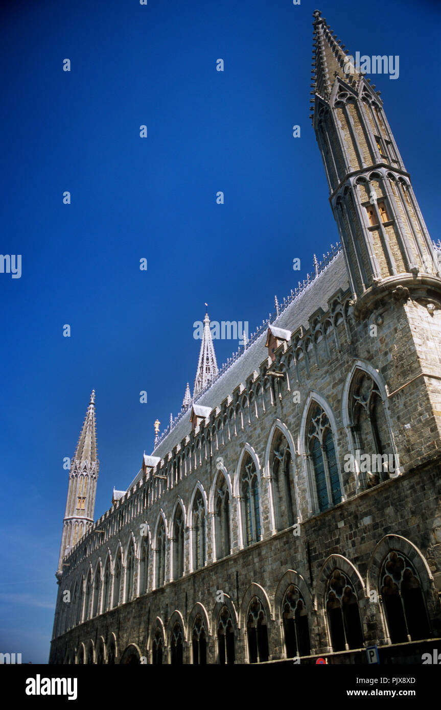 Belfry and lakenhalle hi-res stock photography and images - Alamy