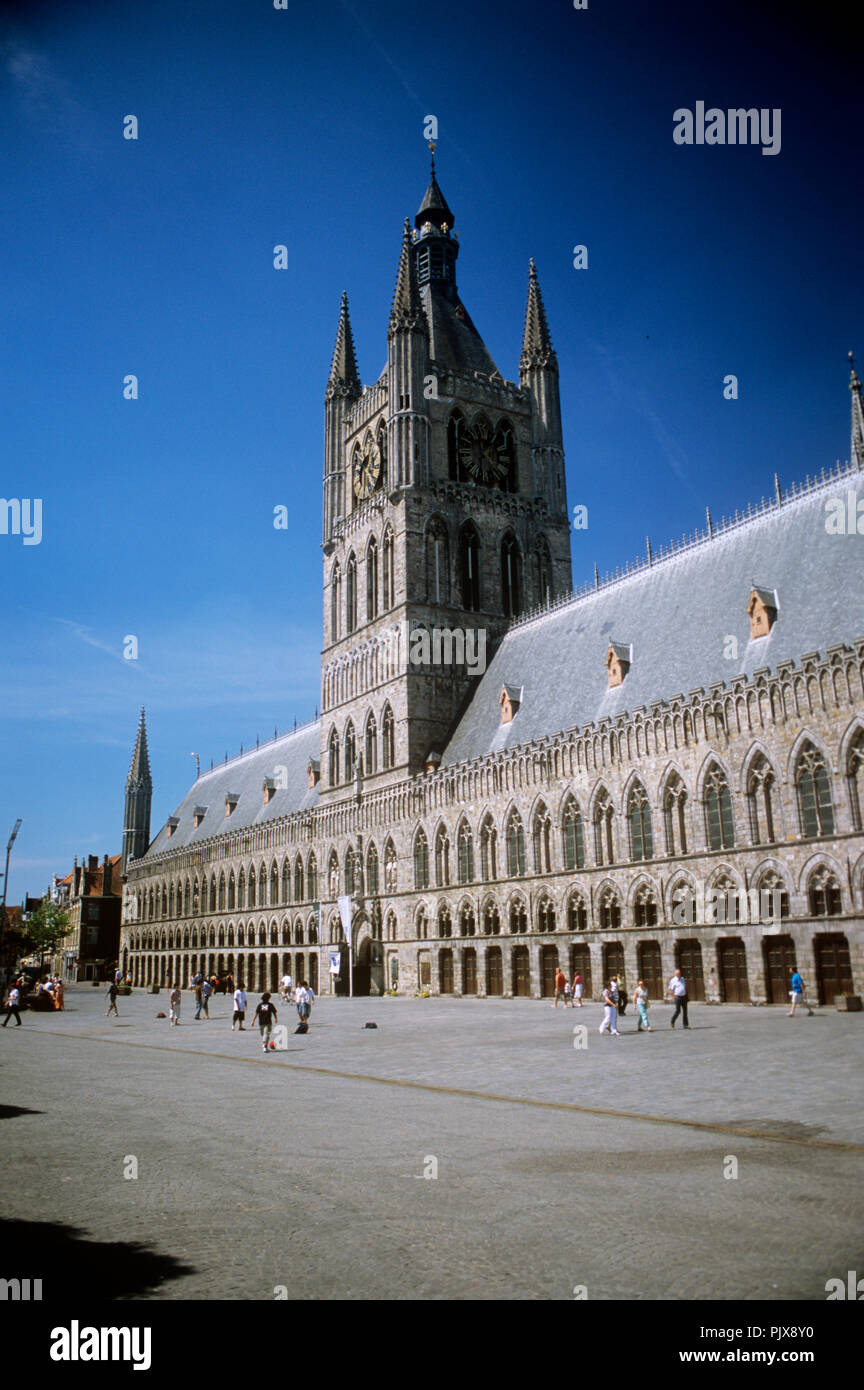 Belfry and lakenhalle hi-res stock photography and images - Alamy