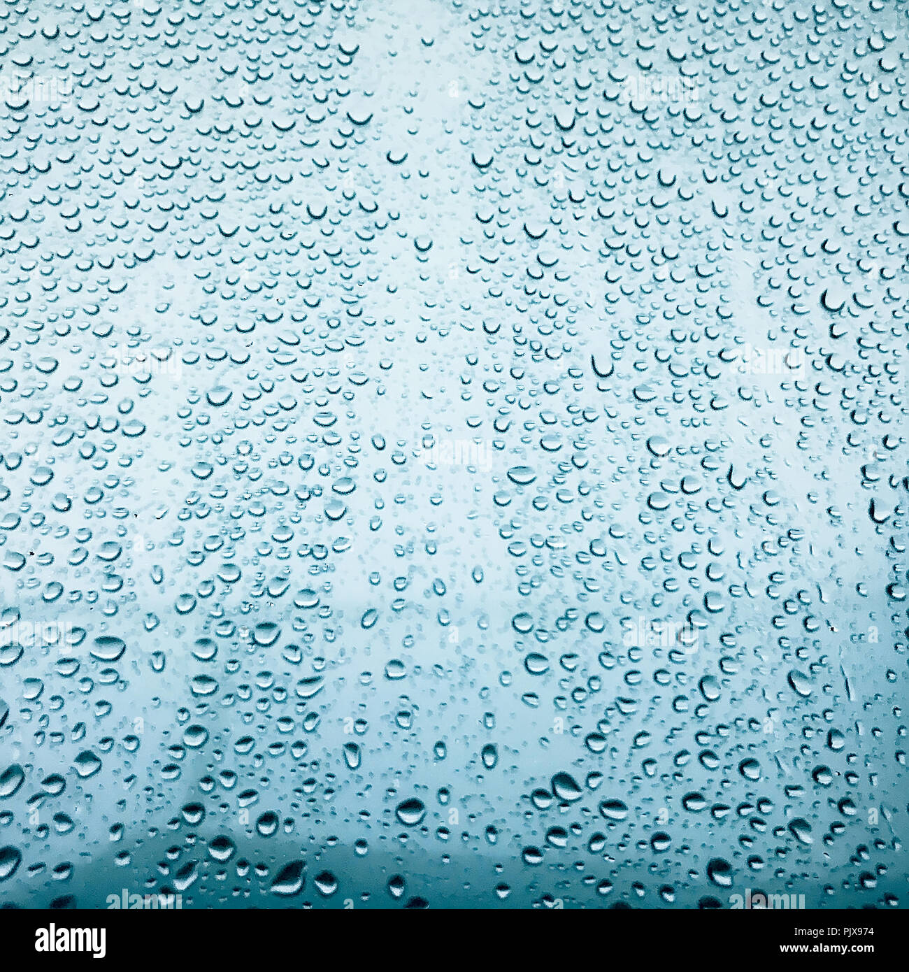 Water drops on glass hi-res stock photography and images - Alamy