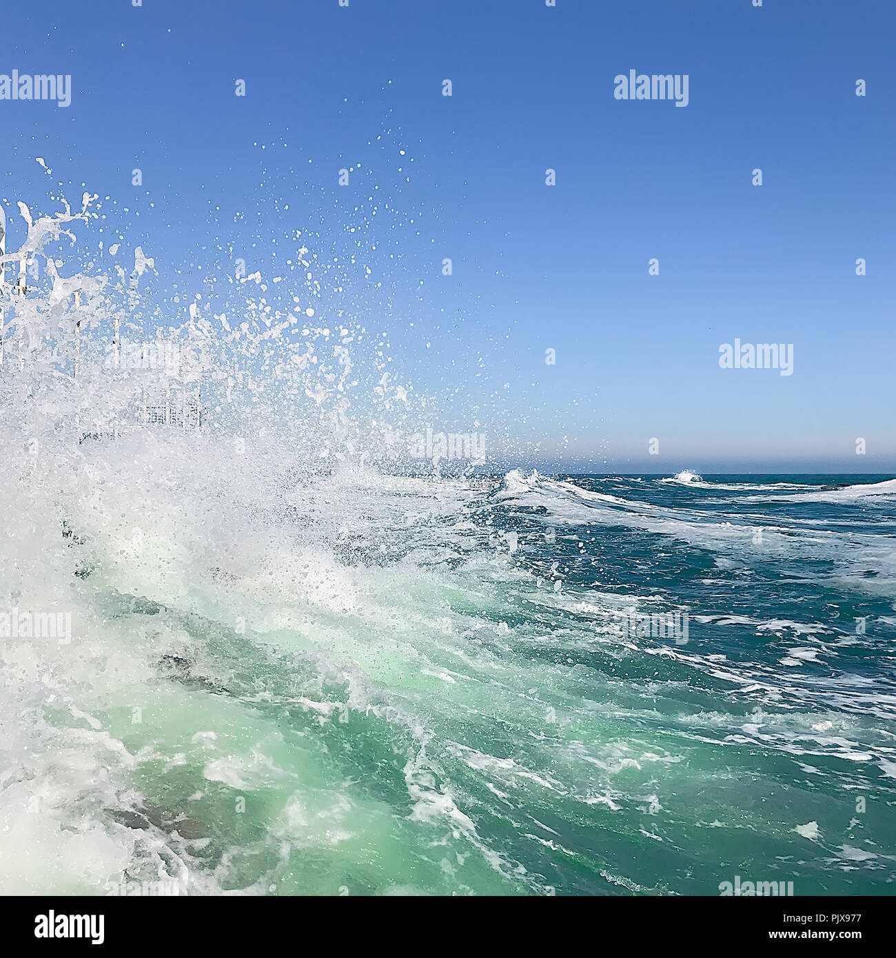 Tale splashing hi-res stock photography and images - Alamy
