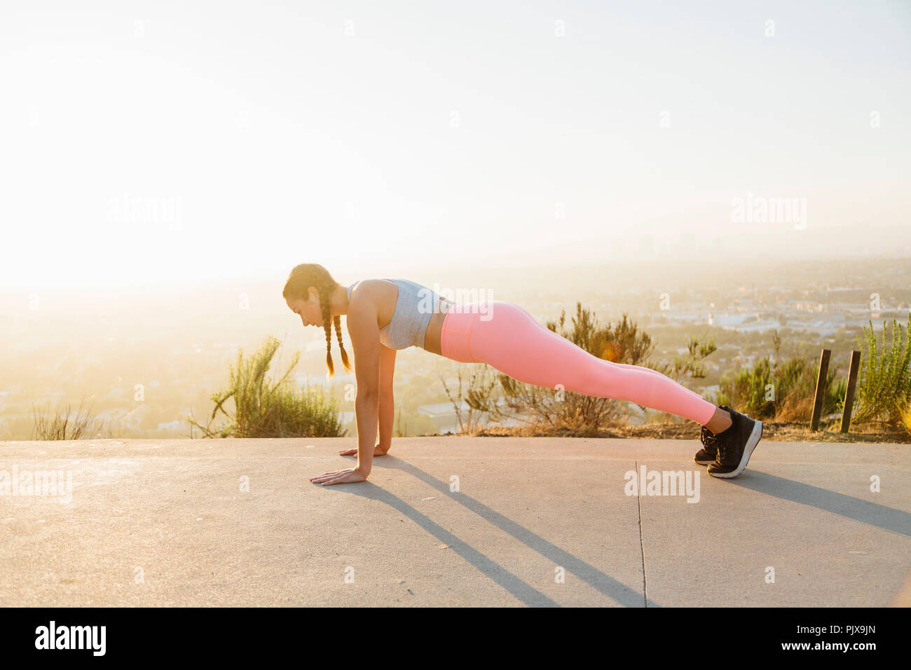 Plank position hi-res stock photography and images - Alamy