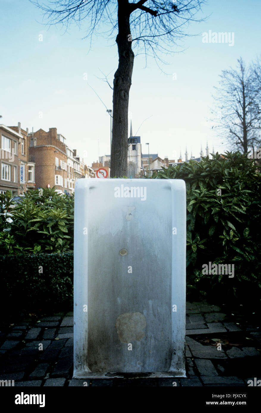 Urinoir hi-res stock photography and images - Alamy