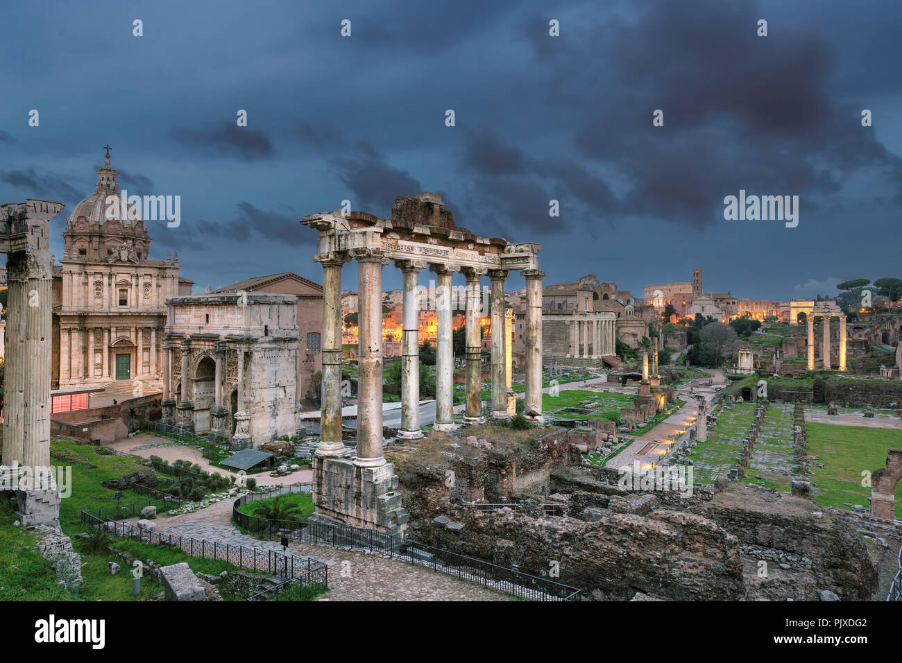 Twilight roma hi-res stock photography and images - Alamy