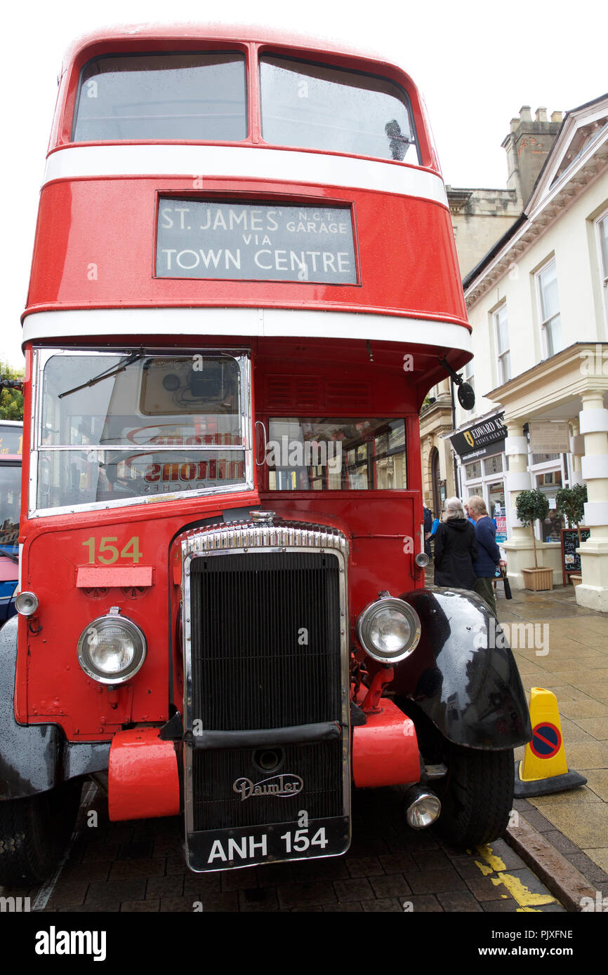 6 wheel bus hi-res stock photography and images - Alamy