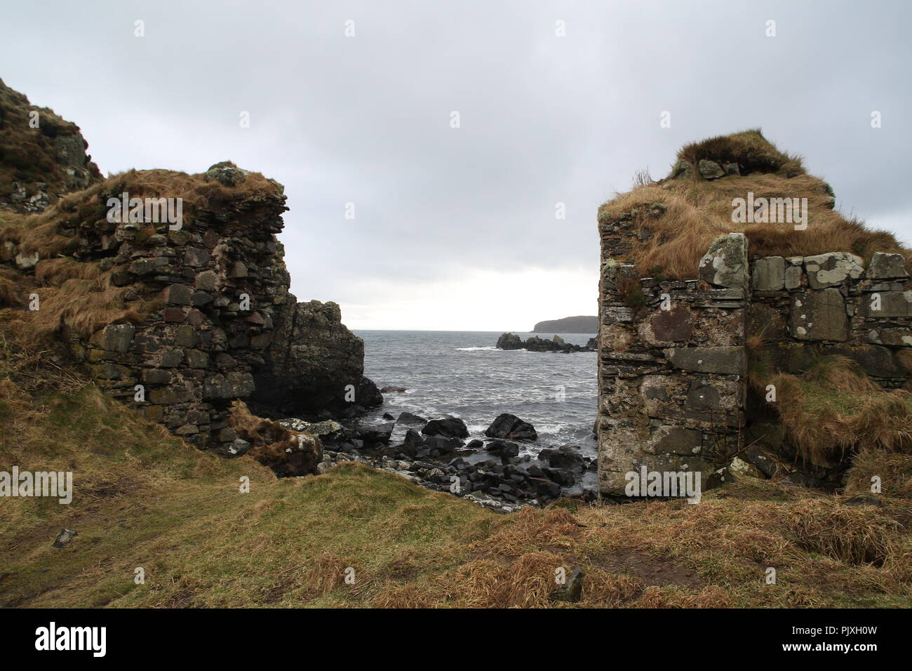 Dunyvaig Castle, Port Ellen, Islay / Château du Dunyvaig, Port Ellen ...