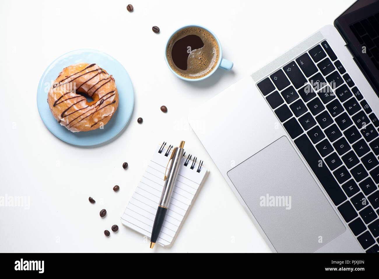 Office break time hi-res stock photography and images - Alamy