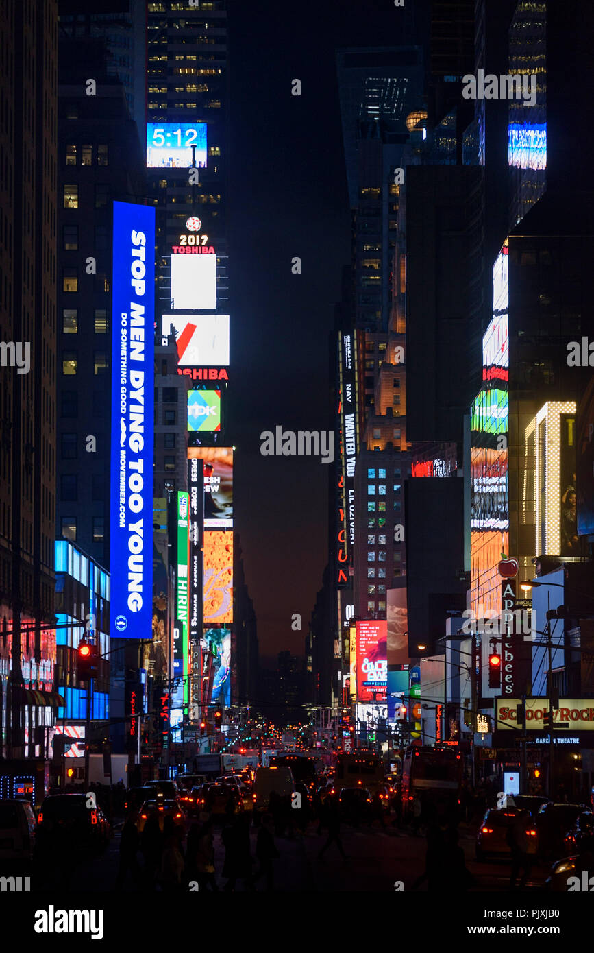 11 times square hi-res stock photography and images - Alamy