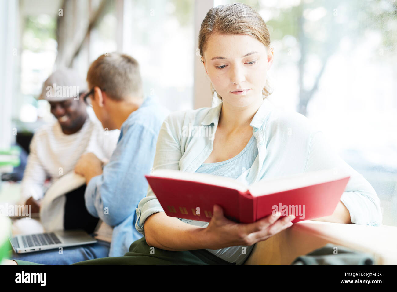 College education hi-res stock photography and images - Alamy