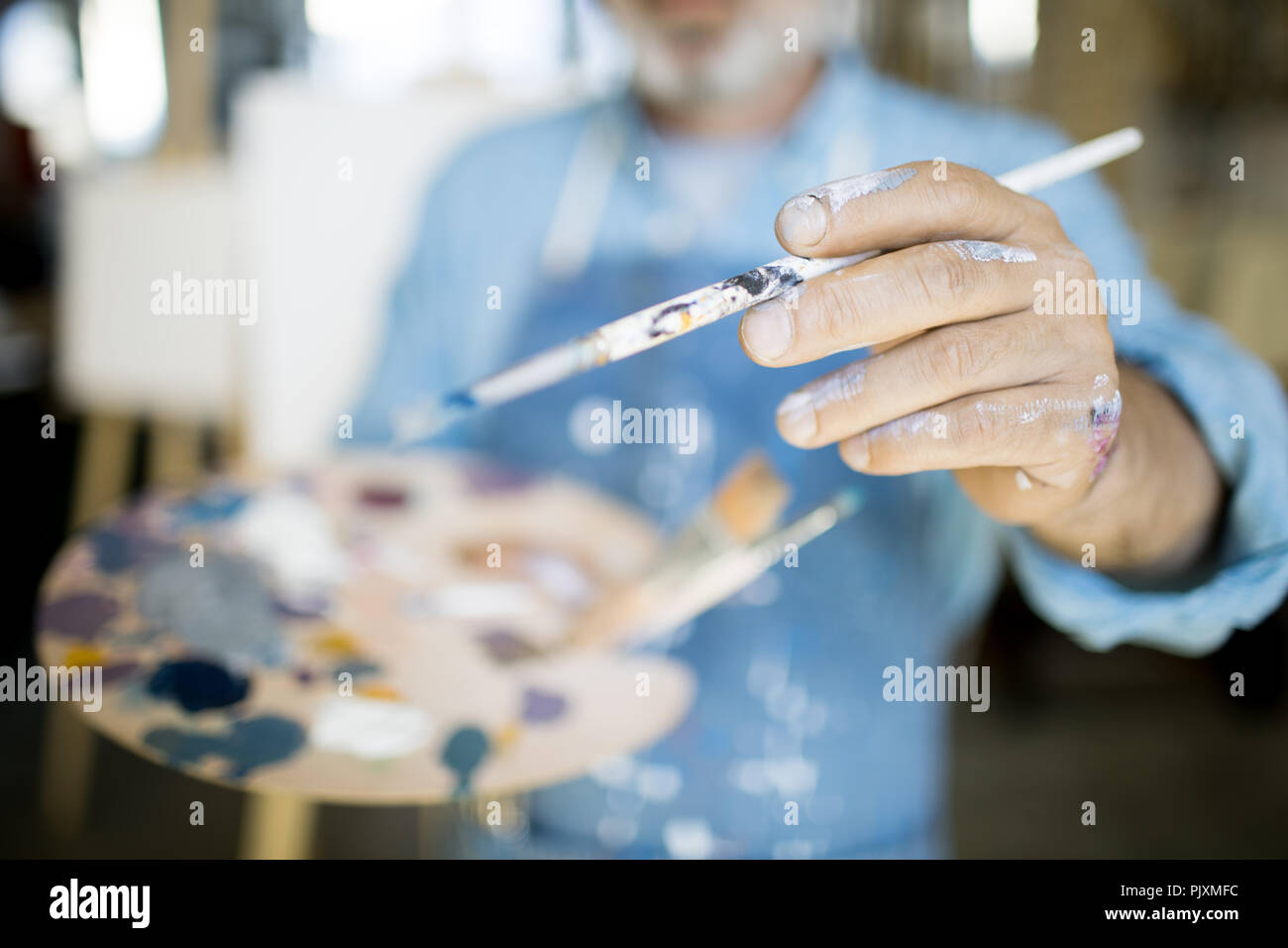 Artist and artwork hi-res stock photography and images - Alamy