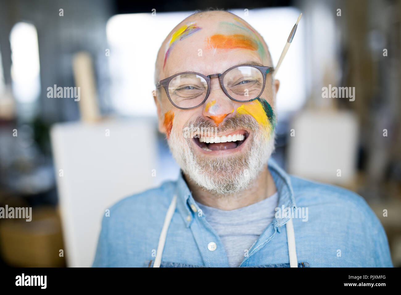 Cheerful artwork hi-res stock photography and images - Alamy