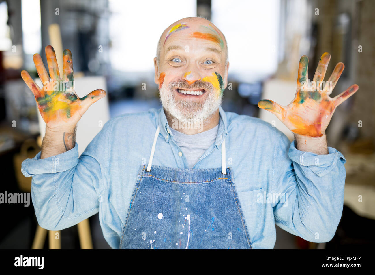 Happy artist in art hi-res stock photography and images - Alamy