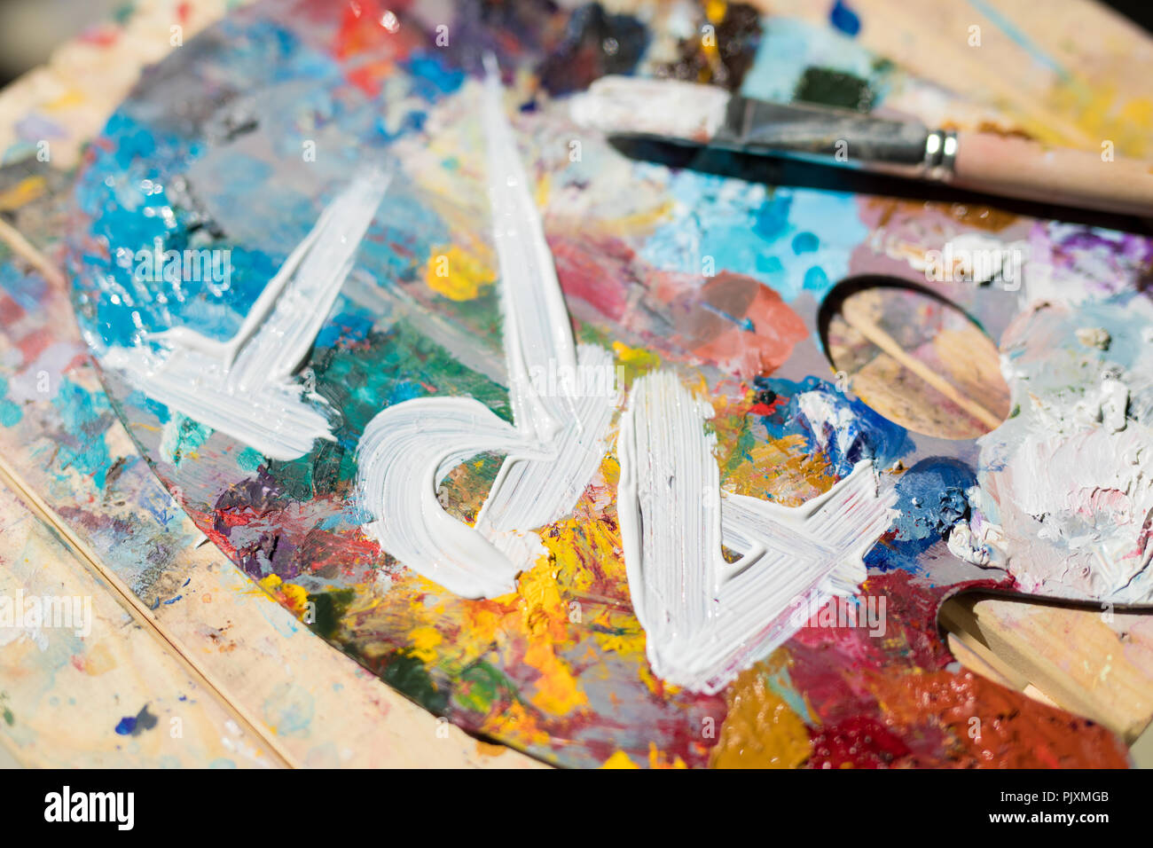 Vibrant color art and craft hi-res stock photography and images - Alamy