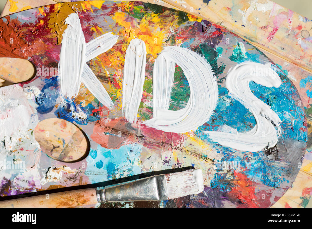 Kids art hi-res stock photography and images - Alamy