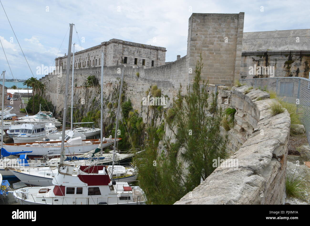 Hamilton anglican cathedral hi-res stock photography and images - Alamy