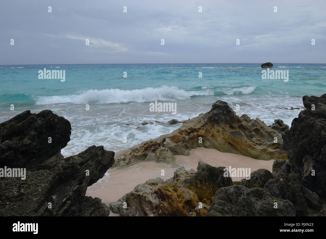 Old bermuda beach hi-res stock photography and images - Alamy