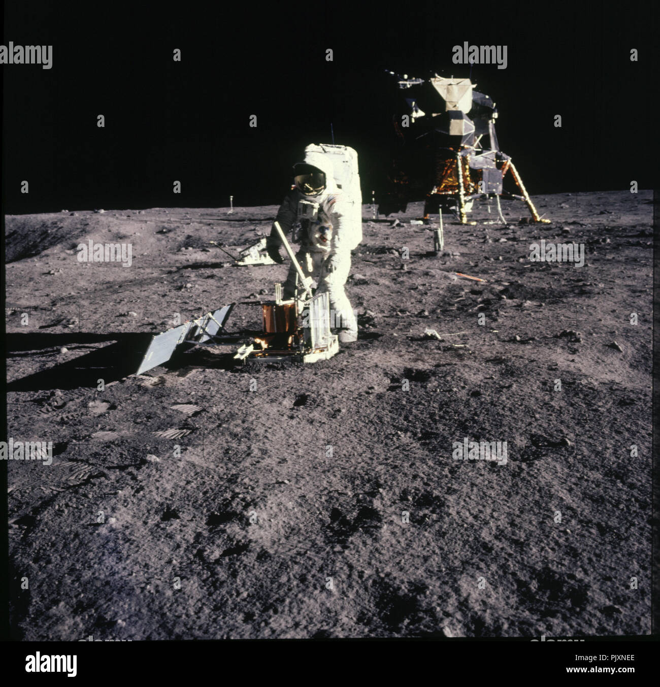 Seismic experiment package hi-res stock photography and images - Alamy