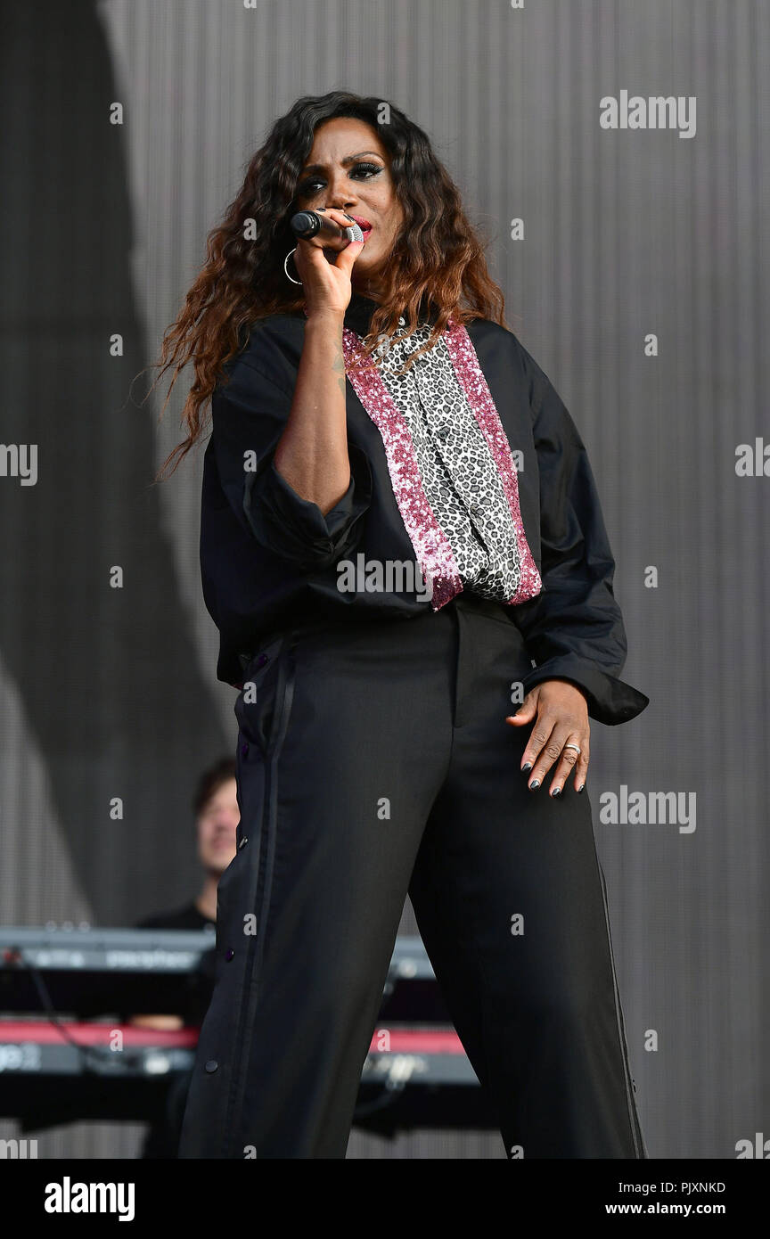 Shazney lewis hi-res stock photography and images - Alamy