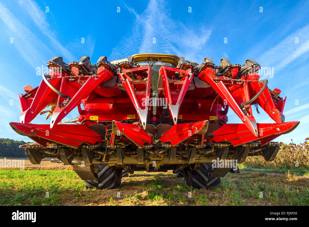 Combine harvester 'corn head cutter' for maize and sunflowers - France ...