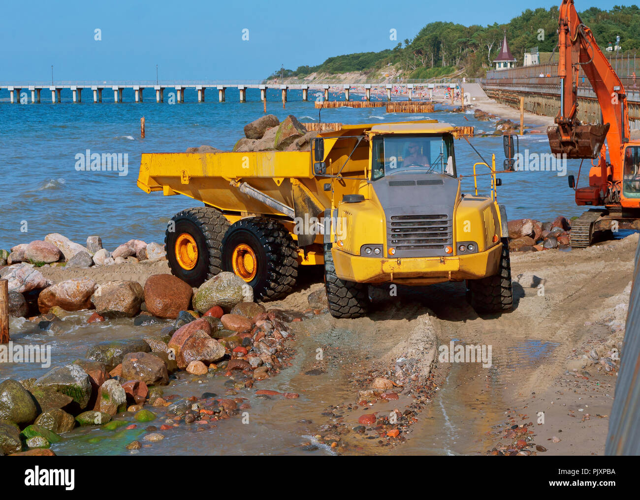 Construction of the breakwater hi-res stock photography and images - Alamy