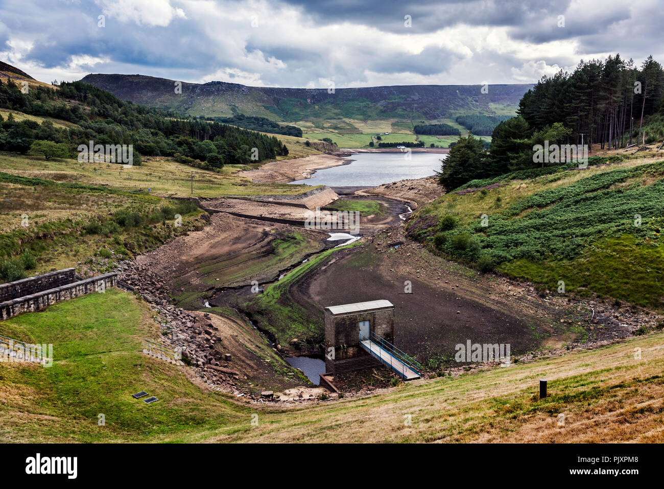 Low Water at Dovestone Reservoir, Greenfield, Oldham, Greater ...