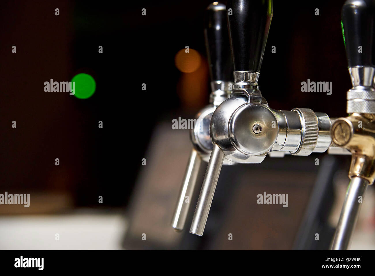 Beer pump detail hi-res stock photography and images - Alamy