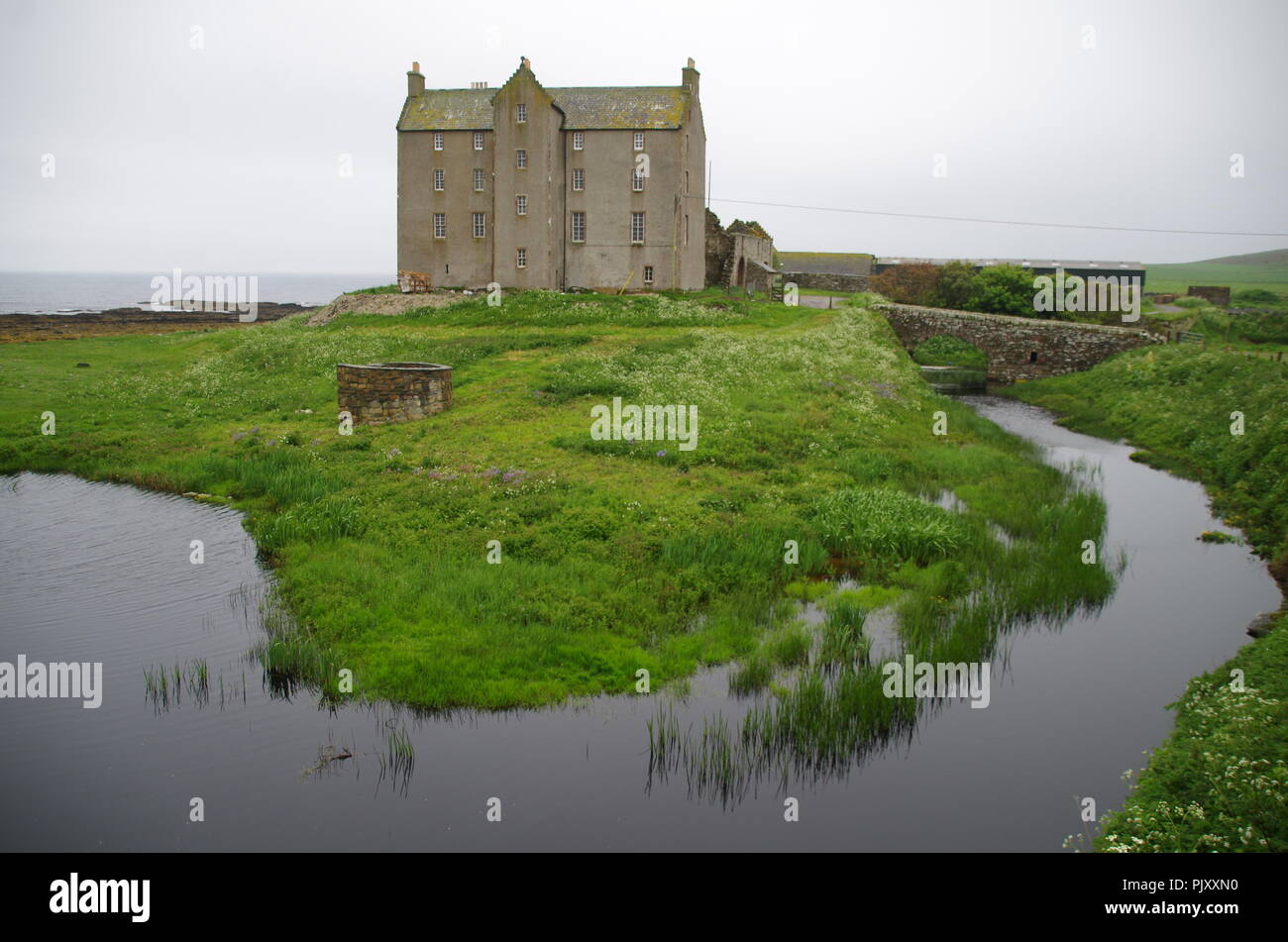 Freswick Castle. Freswick Bay. Freswick. John o' groats (Duncansby head ...