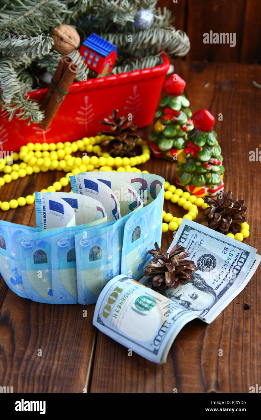 Money decorations hi-res stock photography and images - Alamy