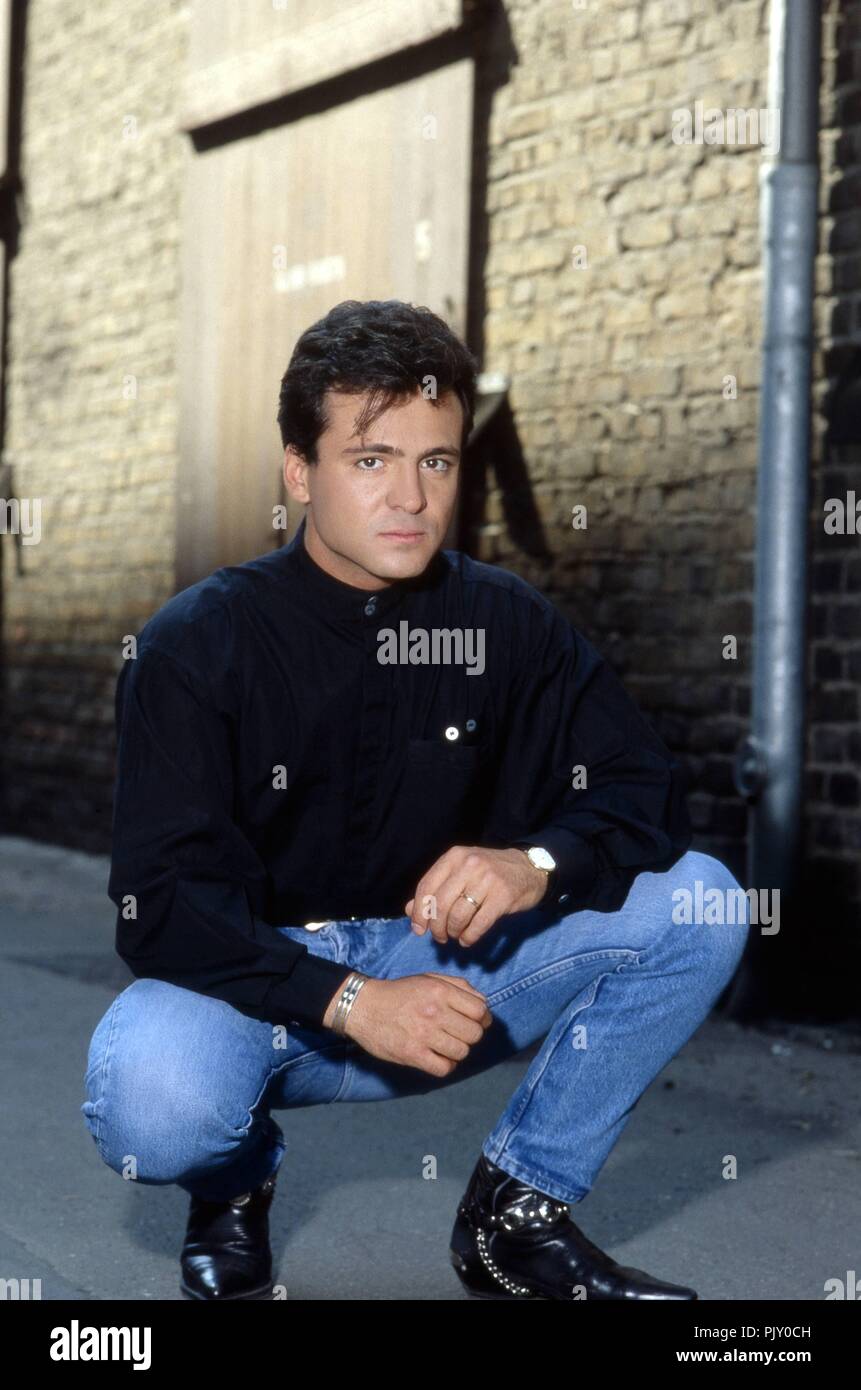 Sänger Nino de Angelo bei einem Fototermin in Berlin, Deutschland 1989 ...