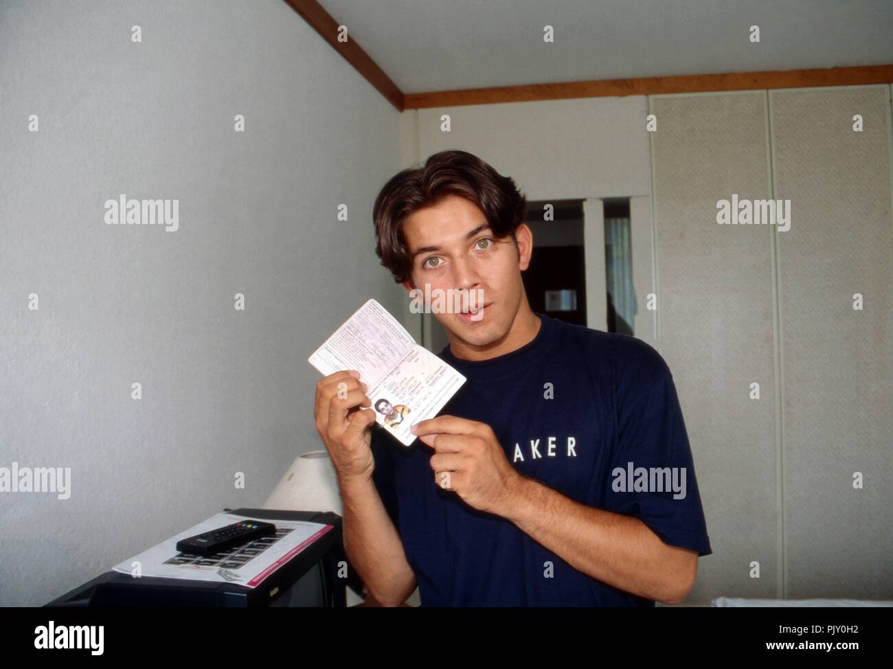 Cal Cooper von "Worlds Apart", britische Boygroup, zeigt seinen ...