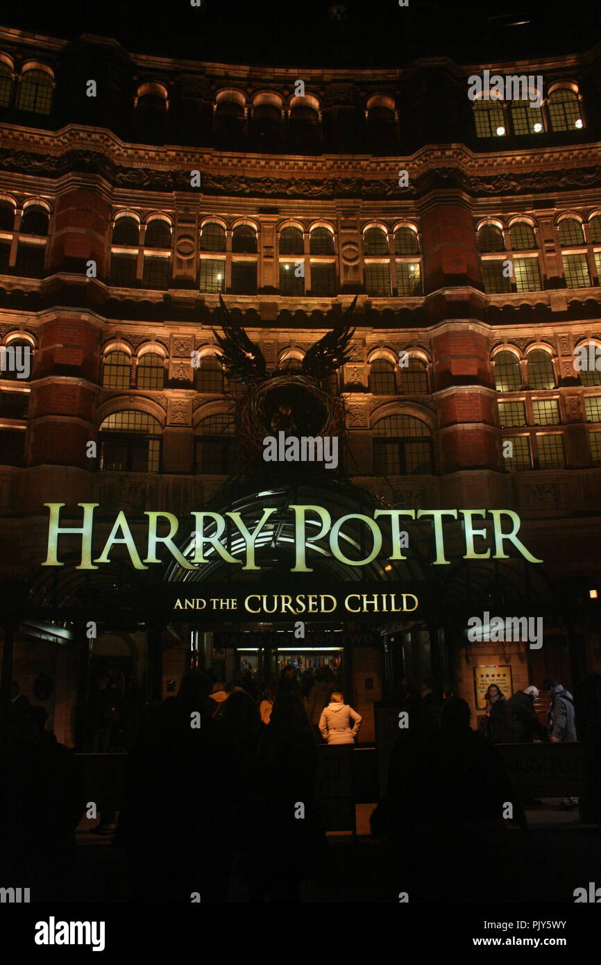 Harry potter and the cursed child london hi-res stock photography and ...