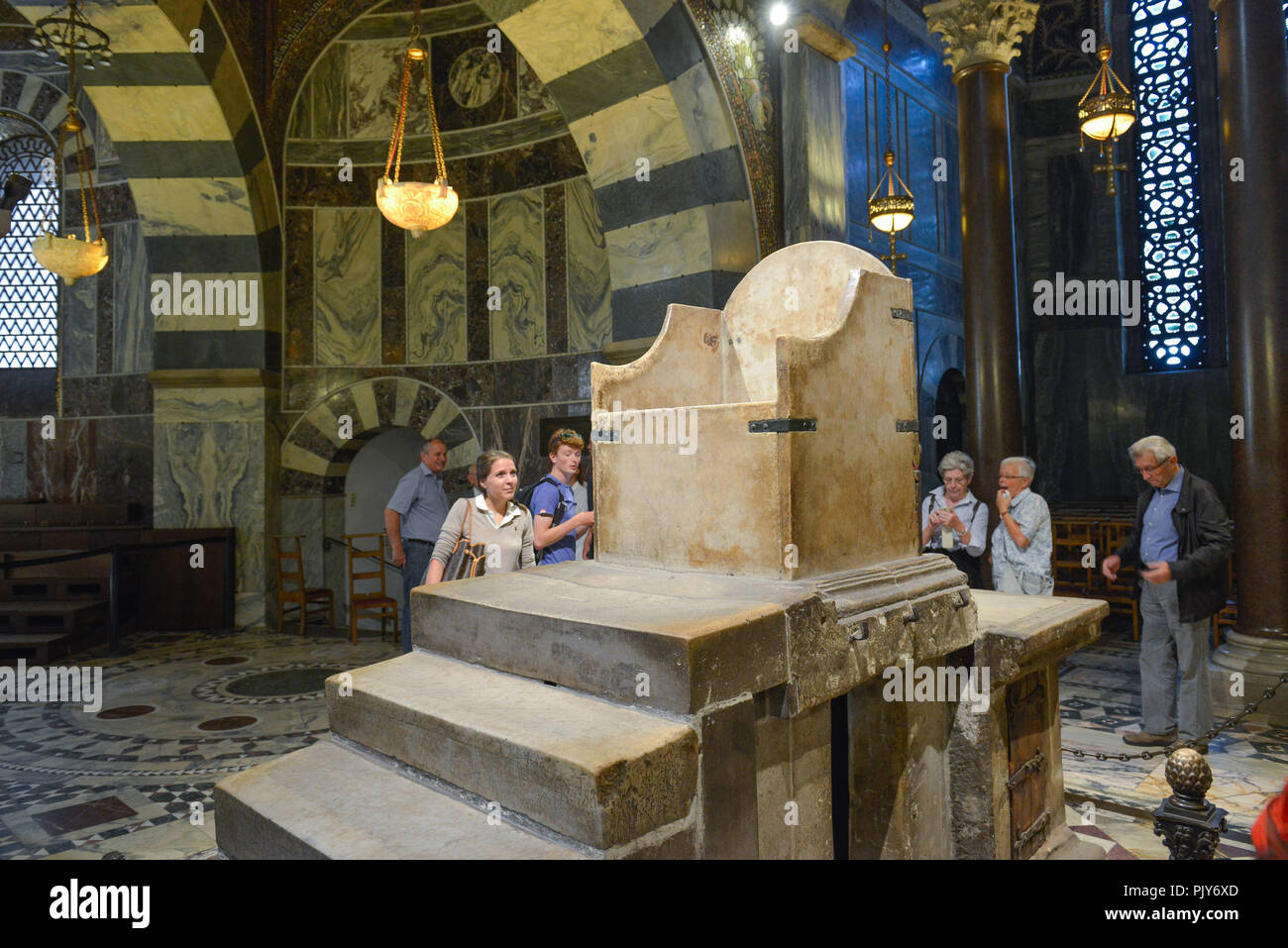 Karls throne hi-res stock photography and images - Alamy