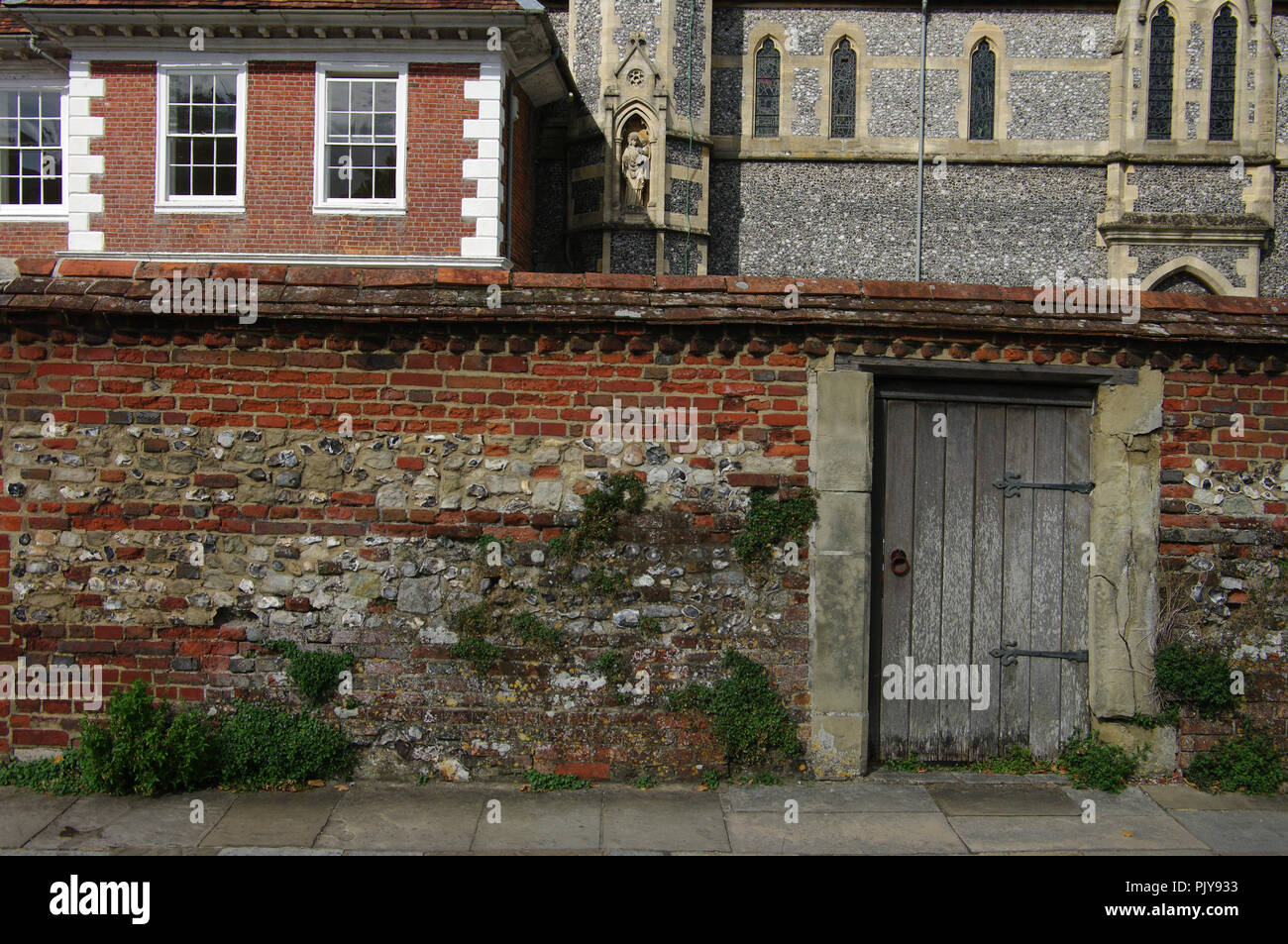 Old buildings salisbury hi-res stock photography and images - Alamy