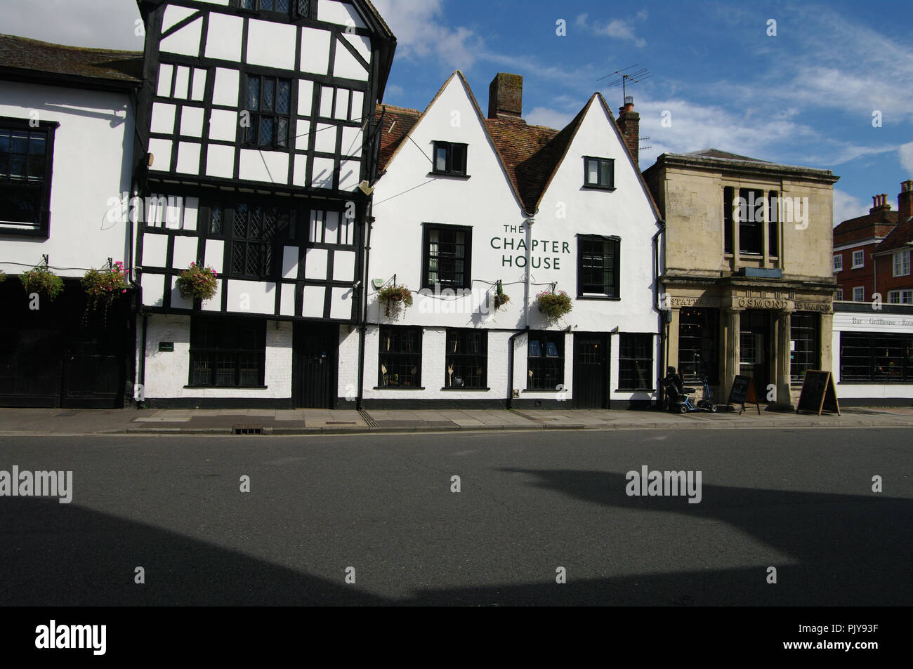 Tudor buildings salisbury hi-res stock photography and images - Alamy