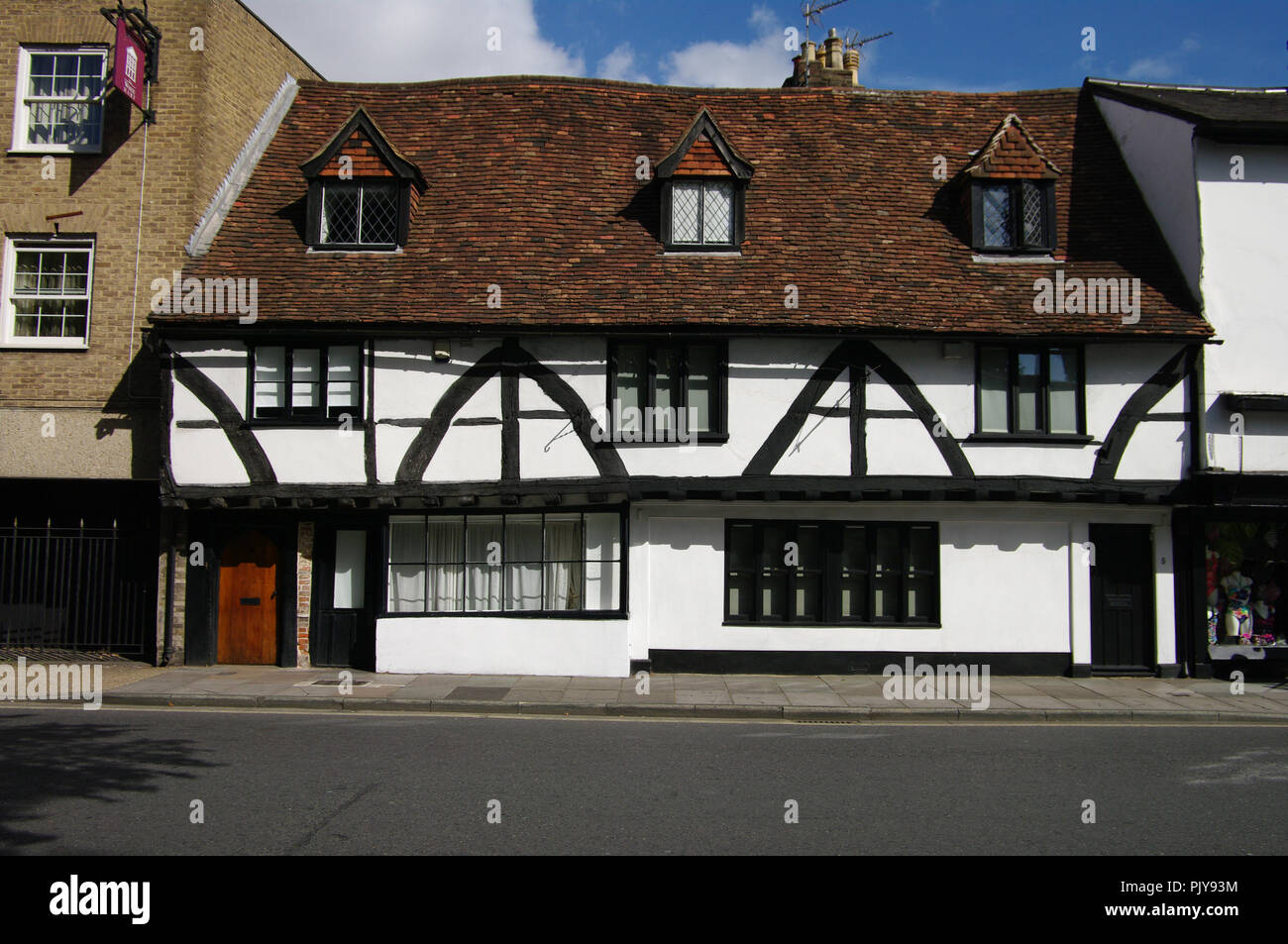 Tudor buildings salisbury hi-res stock photography and images - Alamy