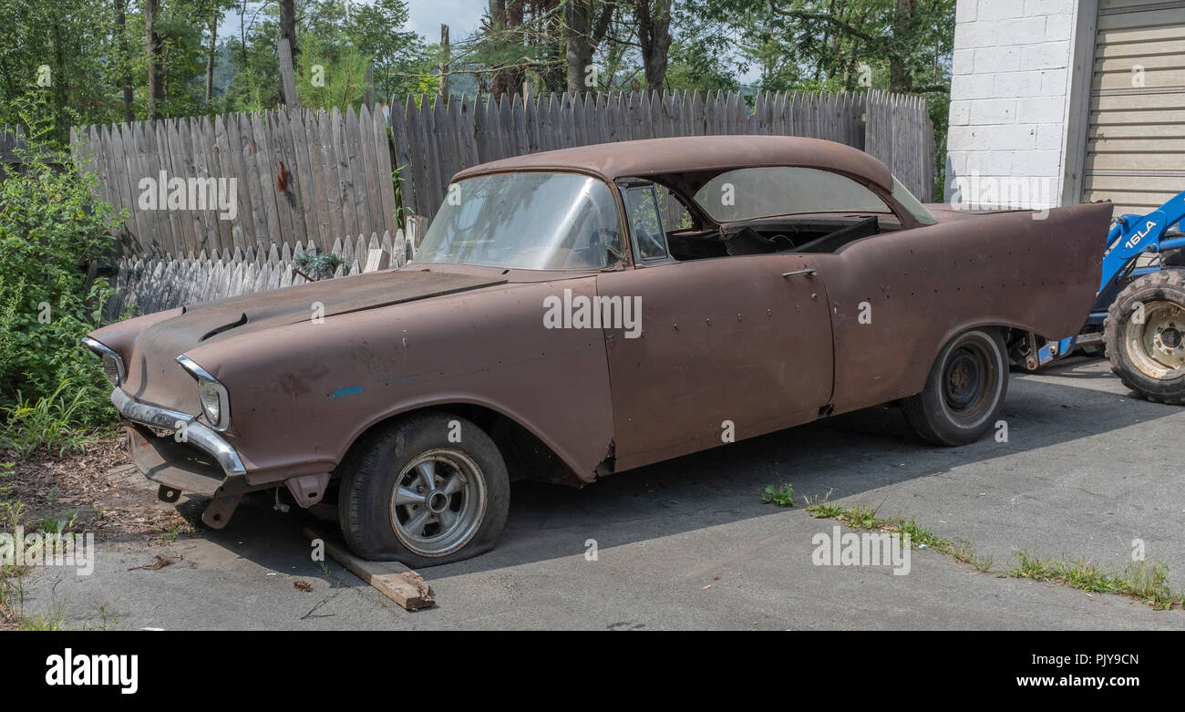 Decrepit Car High Resolution Stock Photography and Images - Alamy