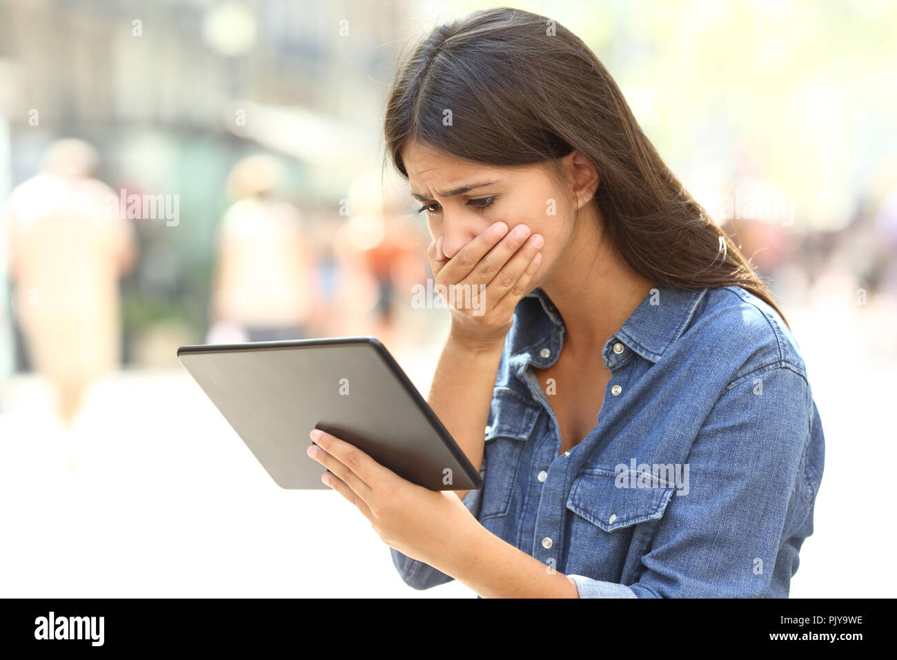Female watching tv news reader hi-res stock photography and images - Alamy