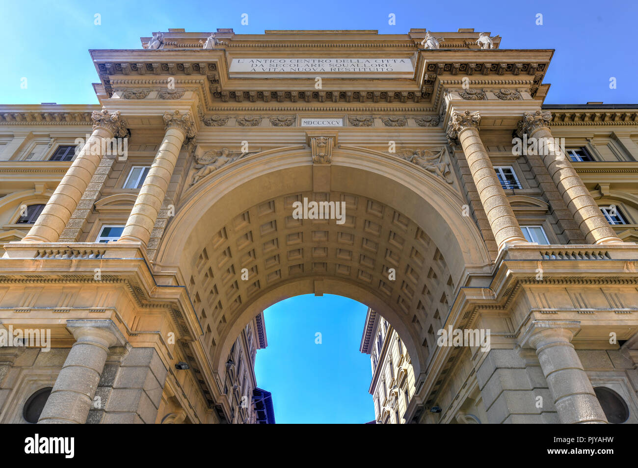Triumphal Arch in Piazza della Republica Florence, Italy. Arch ...