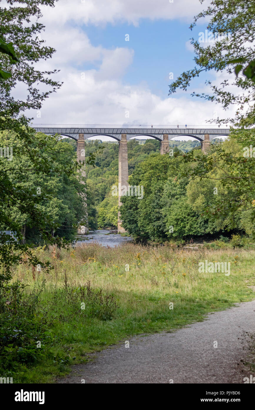 Pontcysyllte Aqueduct (Traphont Ddŵr Pontcysyllte) on the Llangollen ...