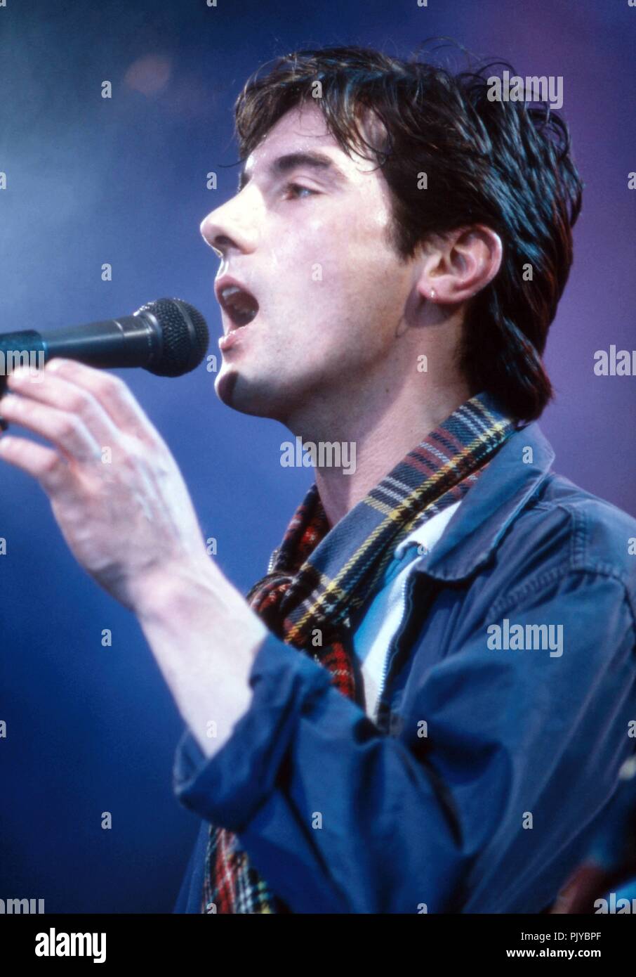 Sänger Terry Sharpe von der britischen Alternative-Pop-Band "The ...