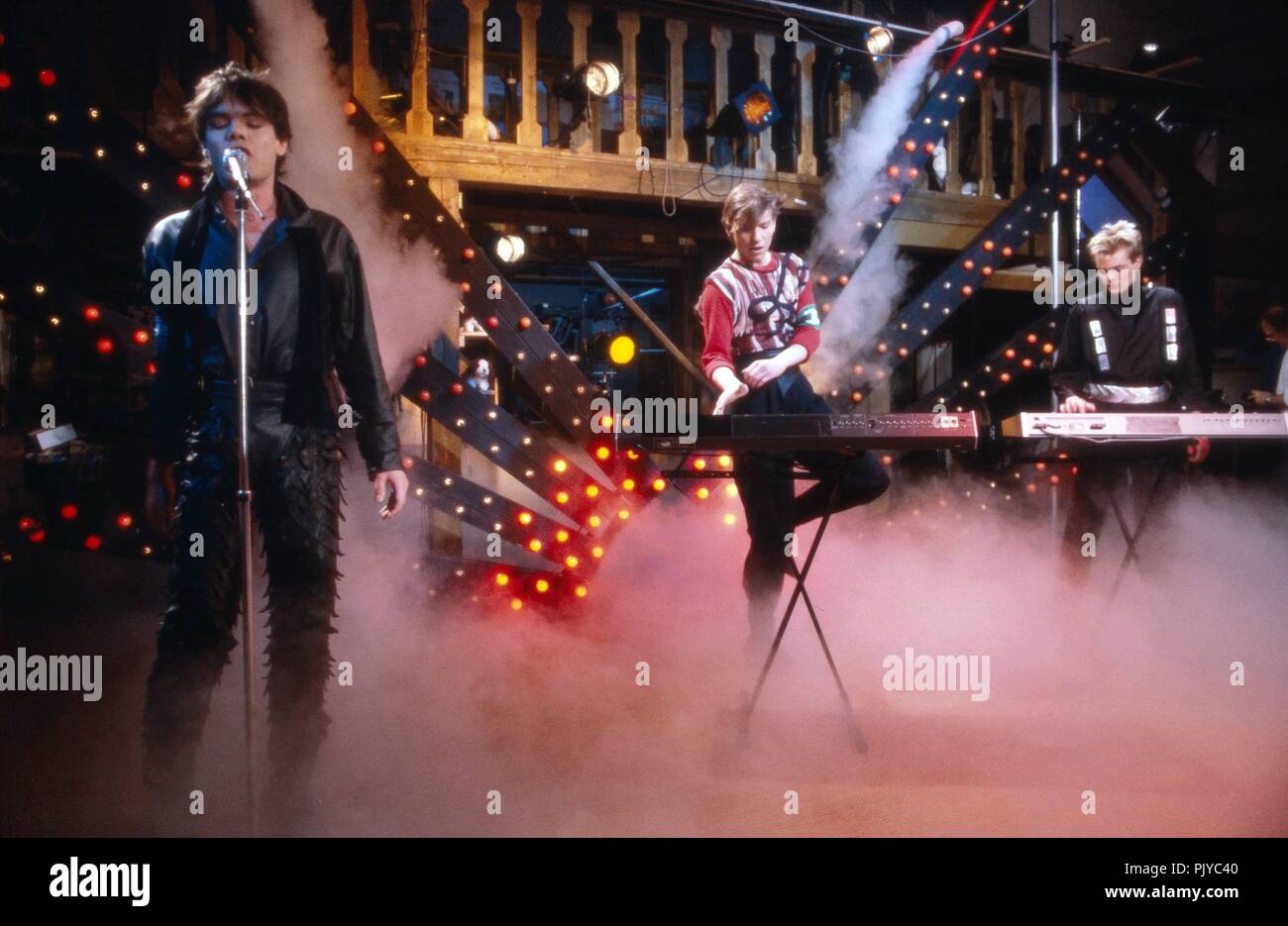 "Alphaville", deutsche Synthie Pop Band, bei einem TV-Auftritt in Köln ...