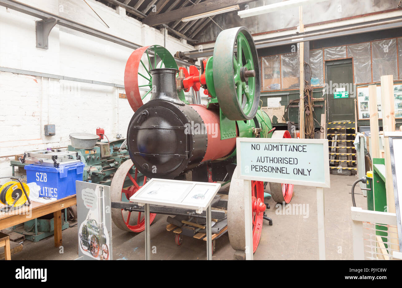 Traction engine workshop hi-res stock photography and images - Alamy