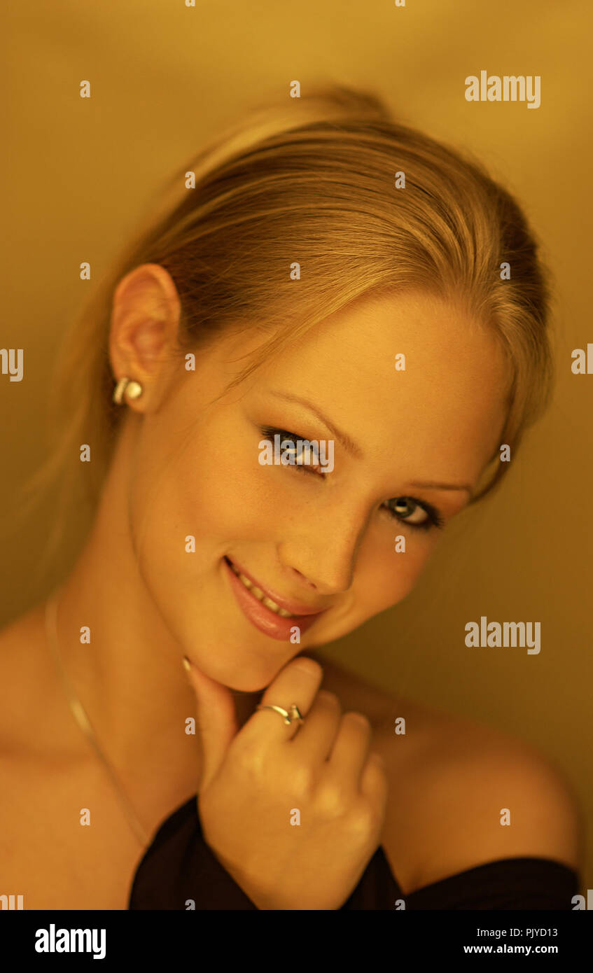 Natasha Singer's Instagram, Twitter & Facebook on IDCrawl