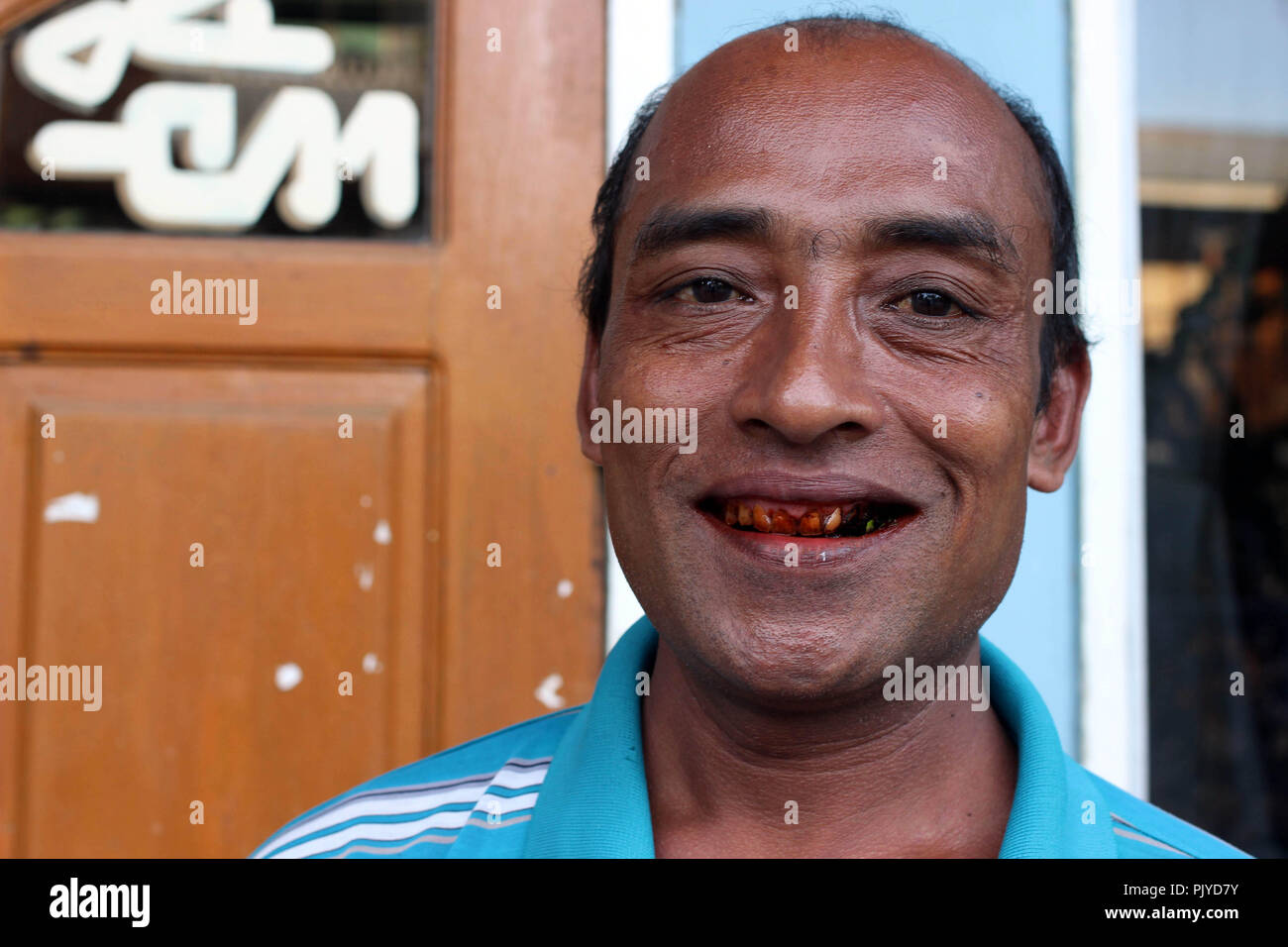 Red man chewing tobacco hi-res stock photography and images - Alamy