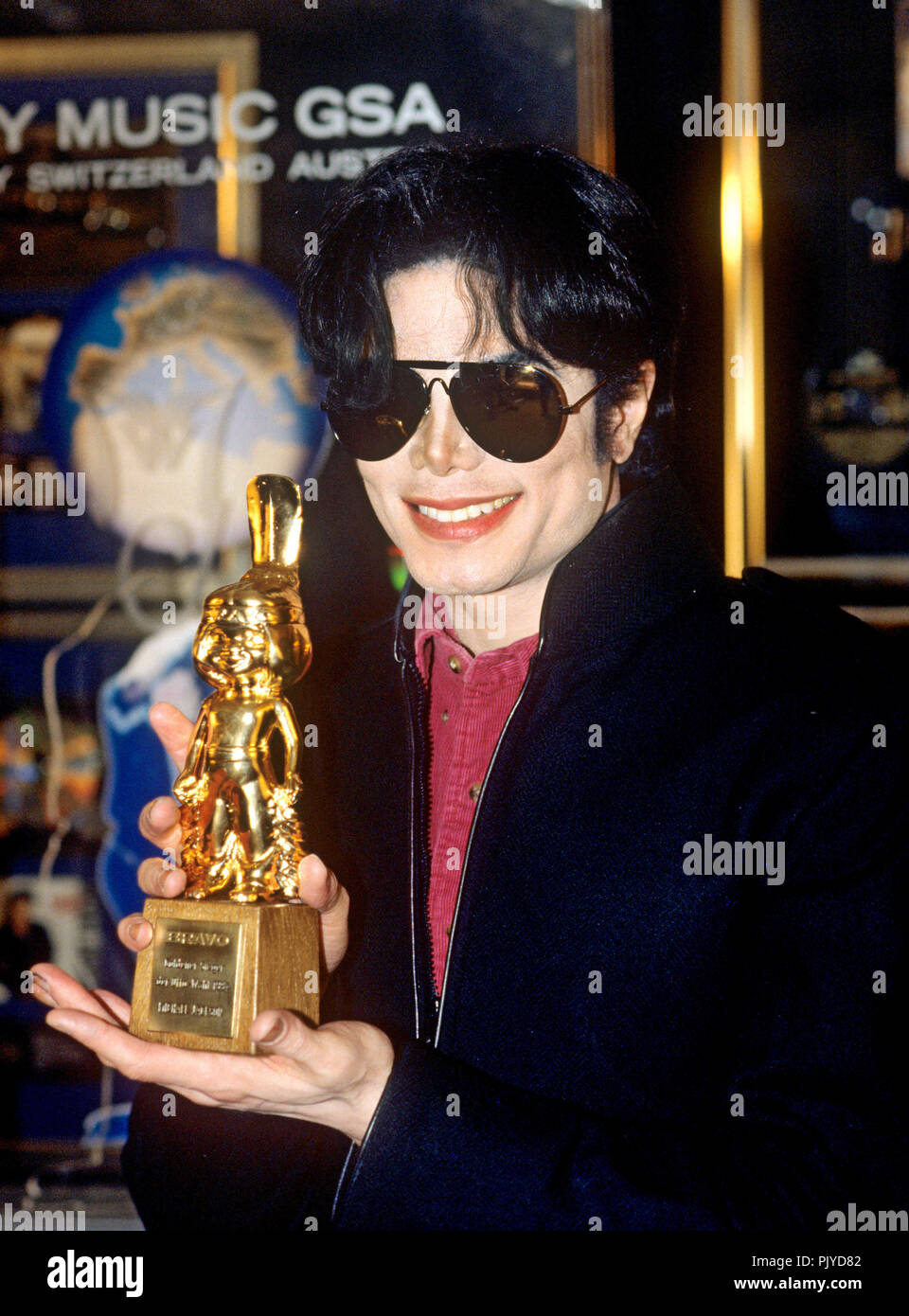 Michael Jackson on 01.11.1995 in Köln. | usage worldwide Stock Photo ...