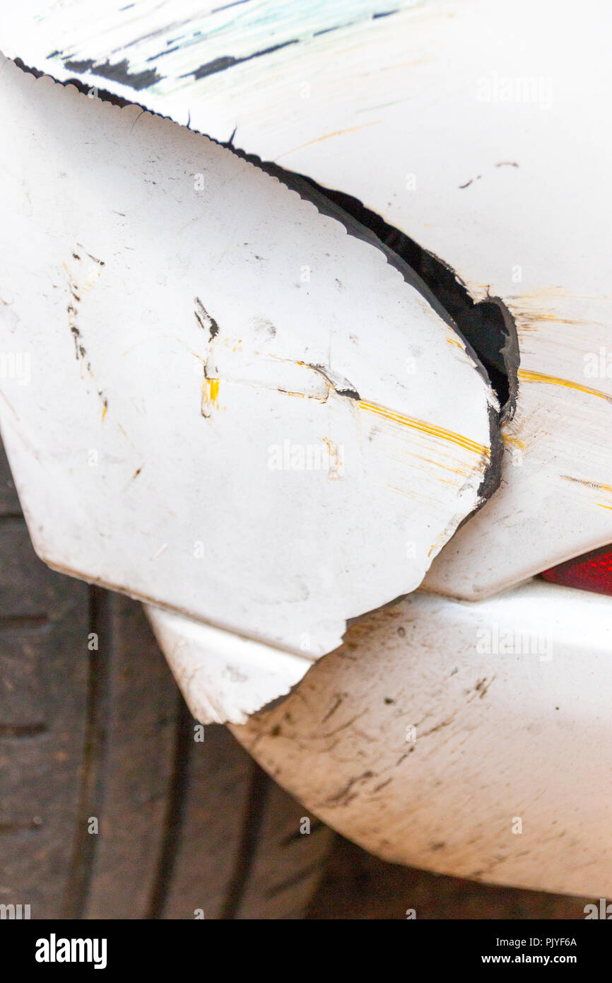 Car fender side damage hi-res stock photography and images - Alamy
