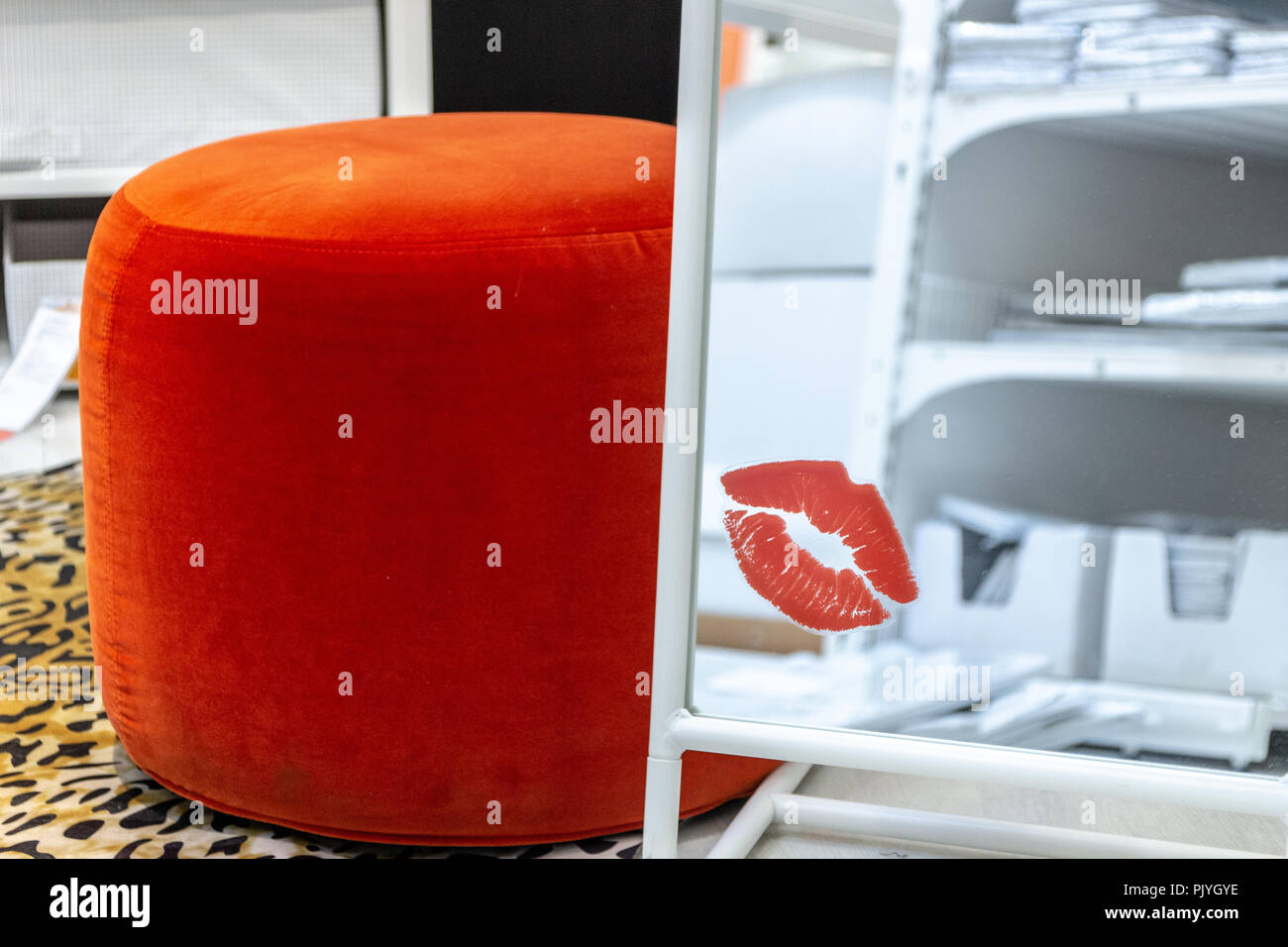 Ottoman mirror hi-res stock photography and images - Alamy