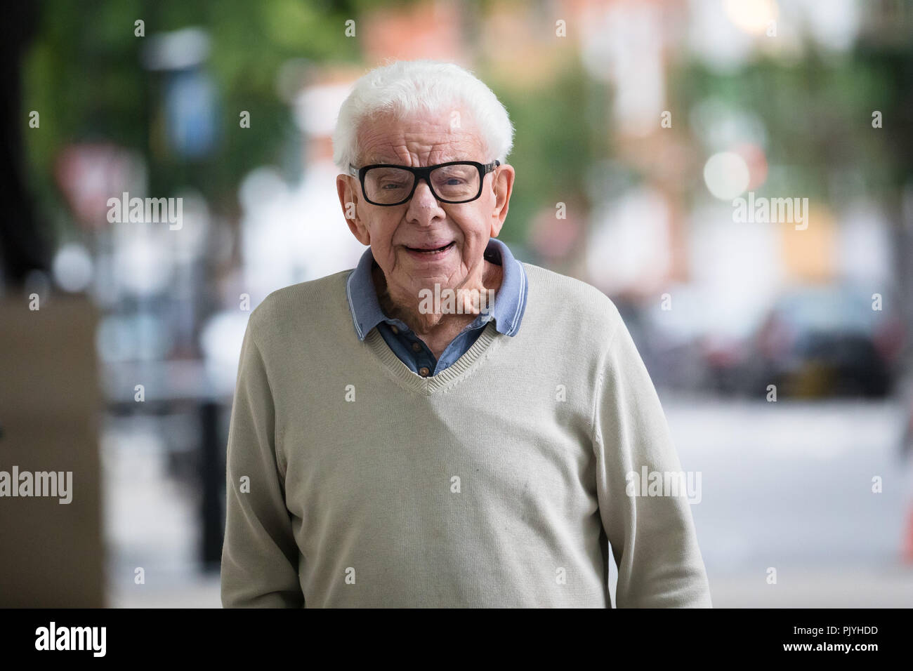 Barry cryer 2018 hi-res stock photography and images - Alamy