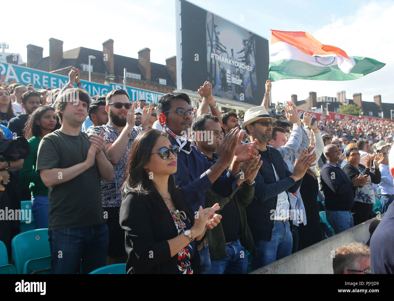 Cricket spectators cook hi-res stock photography and images - Alamy