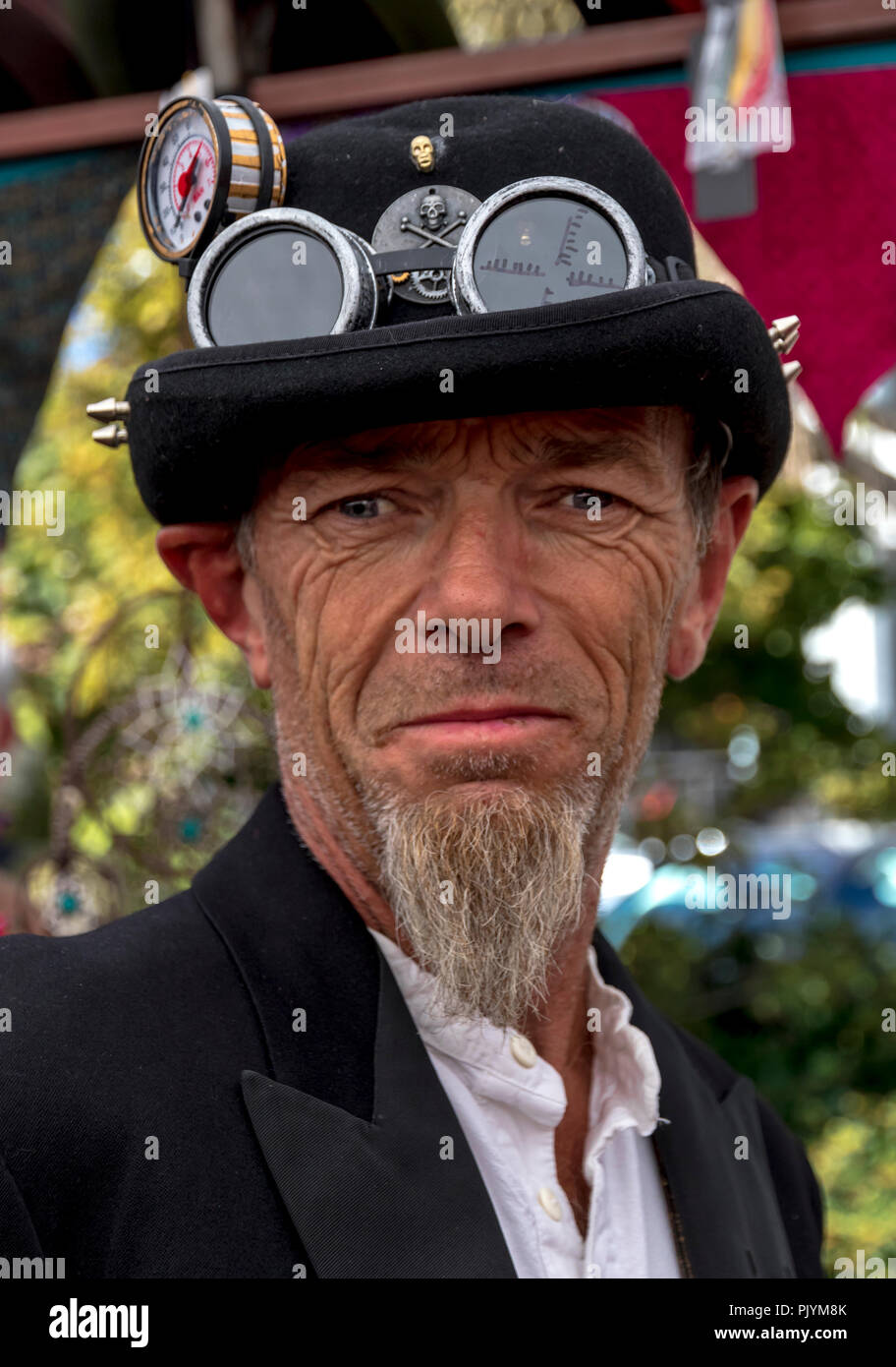 Steam punk steampunk profile hi-res stock photography and images - Alamy